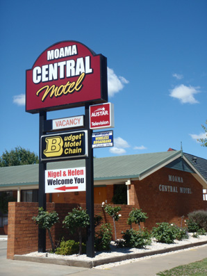 Outside Motel Entrance – Moama Central Motel